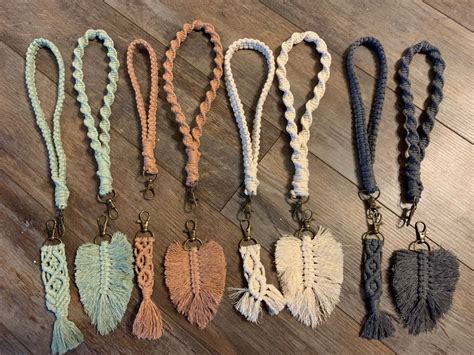 How To Make A Macrame Keychain 12 Easy Macrame Keychain Tutorials By Soulful Notions Artofit