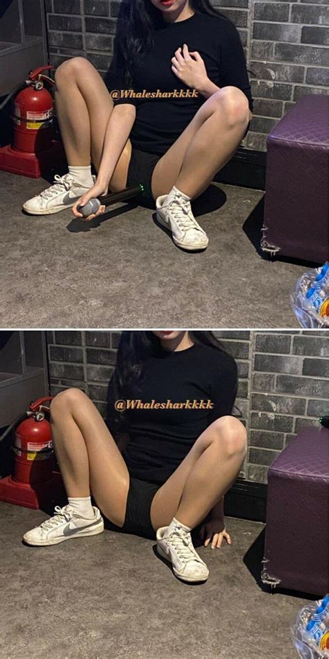 노래방에서 다리벌리고
