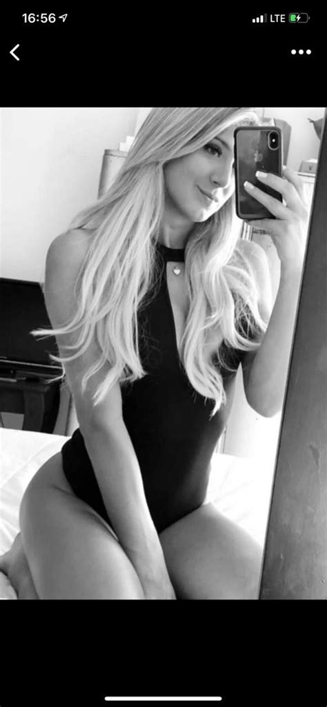 Foto De Awesome Nicole