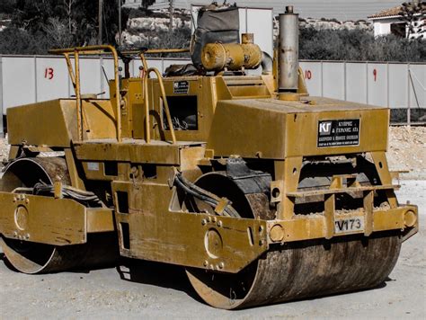 무료 이미지 아스팔트 수송 구성 노랑 불도저 압력 무거운 기계 건설 장비 압축기 육상 차량 군사 차량