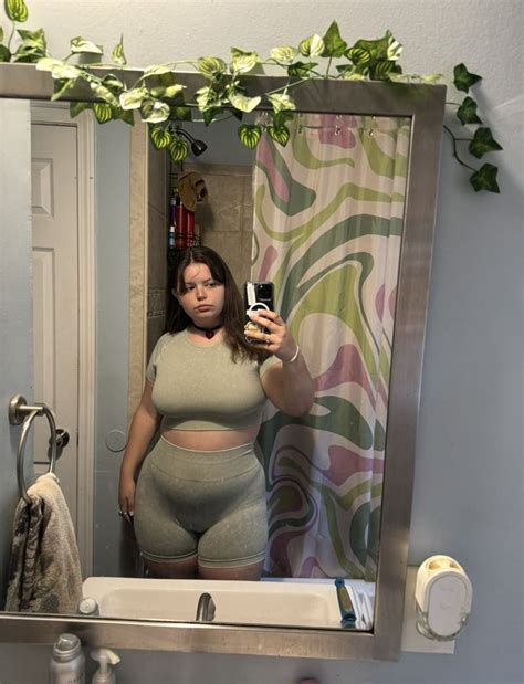 Vuse Lover Cute Curvy Gym Outfit Fitness Clothes And Cute Aesthetic