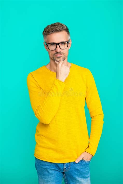 Vision Acuity And Eyesight Vision Eyesight Correction Man Look Good In Glasses Trouble Seeing