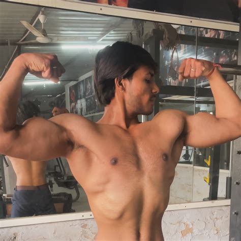 Tarun Prajapati ⚡️tannu Jaimahakaal🔱🚩 Fitnessdesiharyanvibody