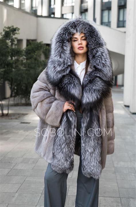 Шуба норочка сапфир с мехом чернобурки Fox Fur Coat Fur Coat Fox Fur