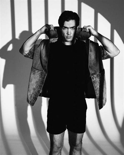 Ethan Peck Sem Camisa