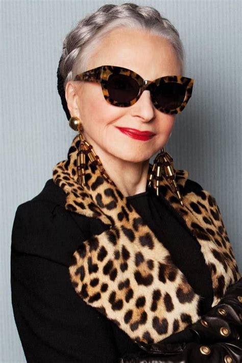 95 Incredibly Beautiful Short Haircuts For Women Over 60