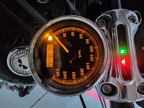 할리데이비슨 브레이크아웃 중고 오토바이 거래의 새로운 기준 바이크 사고팔 땐 바이킹