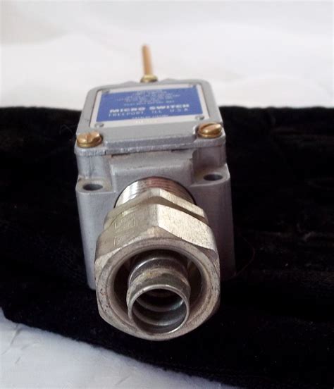 Precision Limit Switch 8ls1 By Micro Switch Of Freeport Il