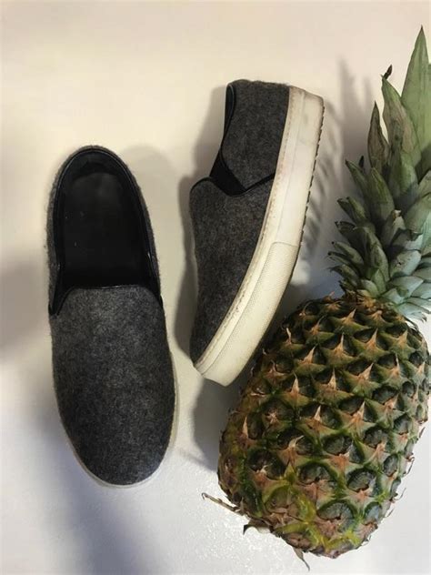 Сліпони Celine — ціна 2718 грн у каталозі Кеди Купити жіночі речі за доступною ціною на Шафі