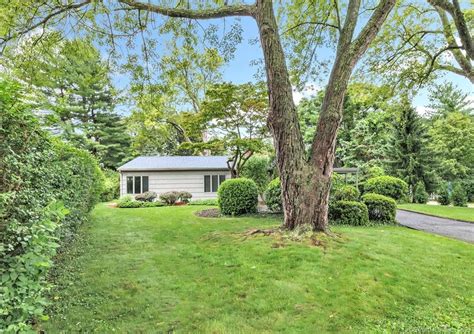 10 Drumlin Rd Westport Ct 06880 Mls 170588835 Coldwell Banker