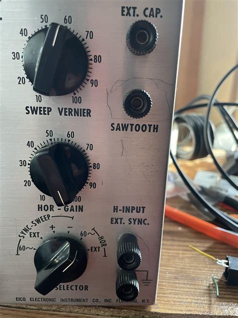 Plugs R Oscilloscope