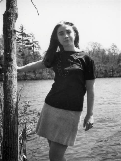 20 Rarely Seen Photos Of A Young Hillary Clinton From The 1960s