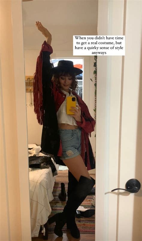 Ella Purnell In Style Actors Mirror Selfie