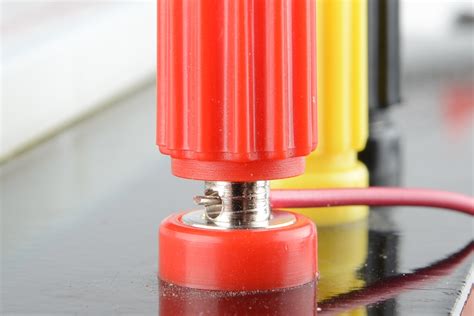 SparkFun Education How To Use A Breadboard