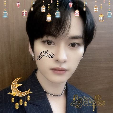 افتارات كيبوب رمضان حلالك بفولو Crown Jewelry Jewelry Lee Know