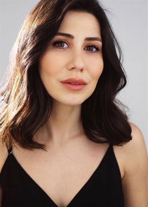 Oyuncu Esin Varan Abdnin Reyting Rekorları Kıran Dizisinde Esin