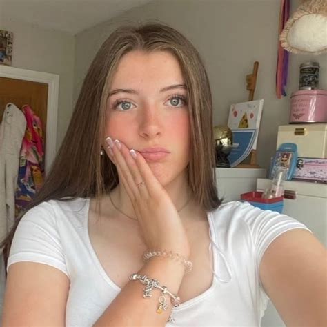 Chlo Chloeclennell • Threads Say More