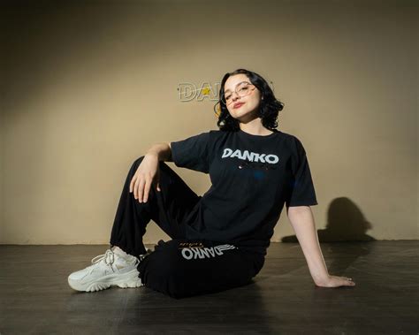 Young Model Imx Photos Download The Best Free Young Model Imx Stock