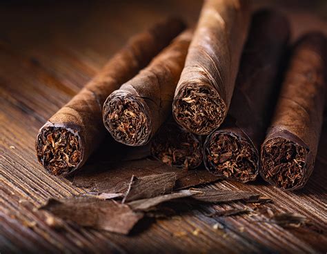 The Advantages Of Rolling Your Own Cigars With Whole Leaf Tobacco