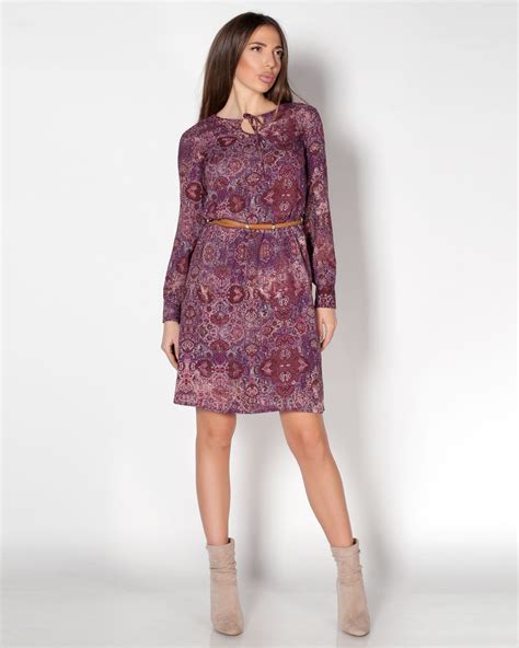 Margita нежна рокля в А силует от фина вискоза с цветен принт