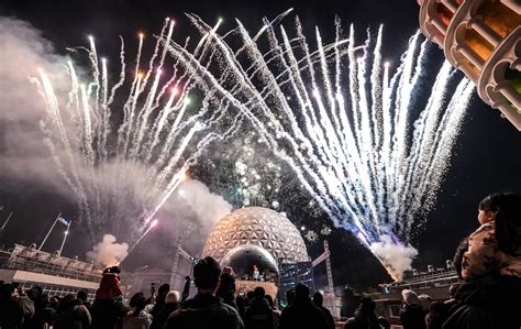 서울랜드 내일과 모래 24일크리스마스 이브 25일크리스마스 당일‼️ 서울랜드에서 크리스마스 기념 화려한 불꽃쇼가 펼쳐집니다🎆 로맨틱한 크리스마스를 알차게 보내는