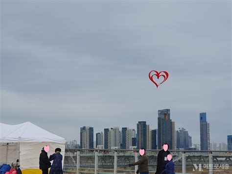 전국 연날리기 대회 2월 8일 금강 보행교에서 열린다