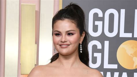 Youve Never Seen Selena Gomezs Hair As Long And Naturally Curly As