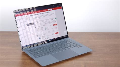 Für Draußen Und Drinnen Top Laptops Mit Hellem Display Chip