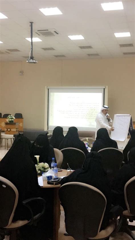 بالصور إشراف الرياض النسائي يدرب 26 امرأة على ال