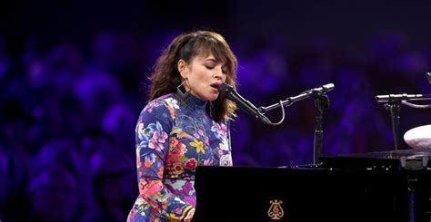 The 30 Best Female Vocalists Of All Time