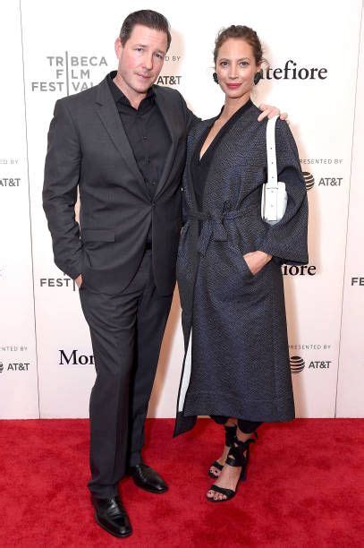 Christy Turlington And Edward Burns Look Effortlessly Elegant In Nyc