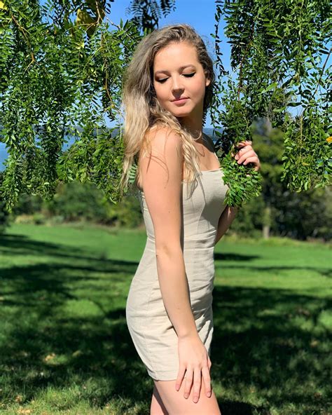 St Network Influencers Category Maya V HENRY Photo AShemaletube Com