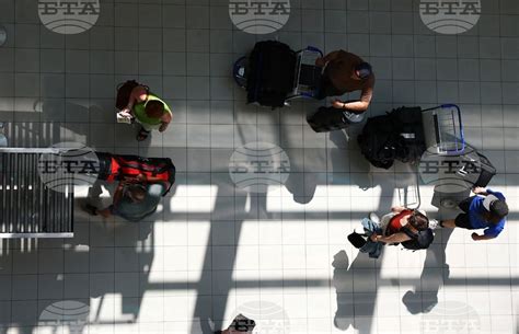 България в топ три на страните в ЕС с най висок дял на хората които не могат да си позволят