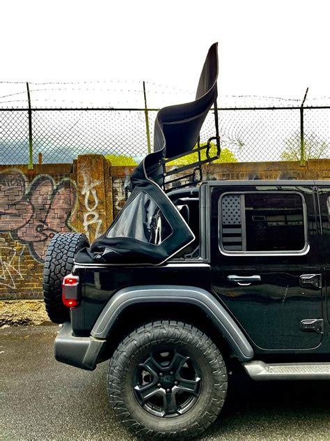 Looking For A Soft Top That Completely Fold Down And Out Of The Way