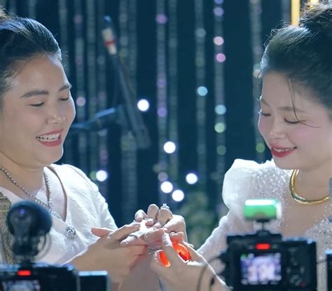 Đám Cưới Phạm Dũng Phan Diễm Chấn động Tặng Quà 1 Chỉ Vàng Khách