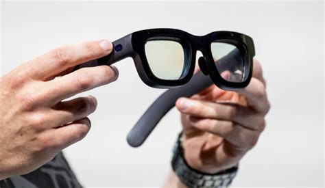 Meta Will Launch 1000 Smart Glass With Screen And Gesture Control How