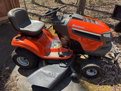 Husqvarna YTH 22V46 Lawn Tractor - Kaufman Realty & Auctions