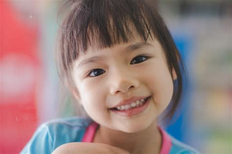 Premium Photo Portrait Of Cute Girl Smiling