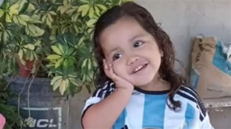 Dieron De Alta A Catalina La Pequeña Hija De Huguito Flores Que Sobrevivió Al Trágico Accidente