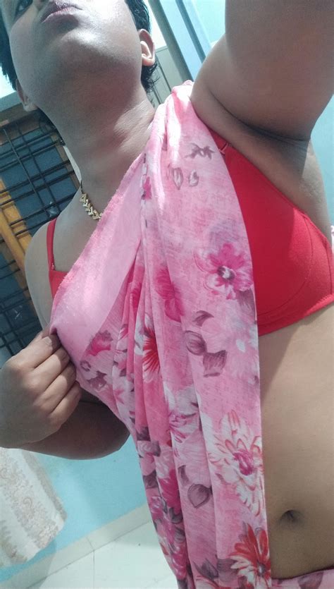 Theres Nothing More Feminine Than Draping A Saree R Indiancddating
