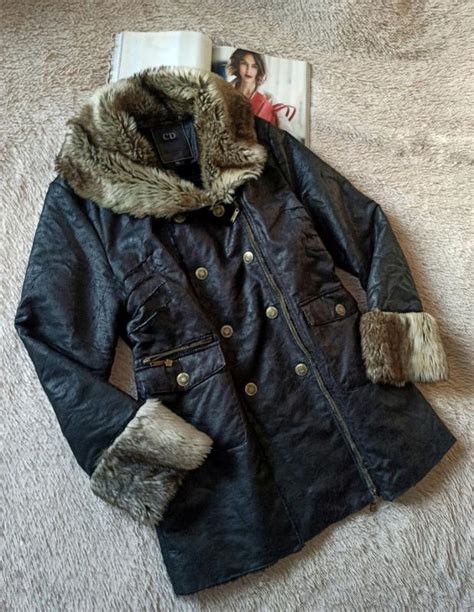 Дублянка Christian Dior — ціна 800 грн у каталозі Дублянки Купити жіночі речі за доступною ціною