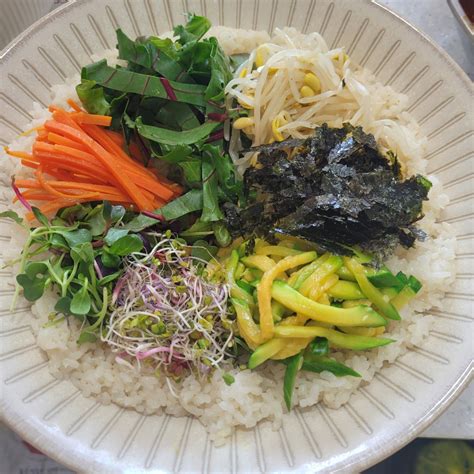 고소한 육회 비빔밥 만들기