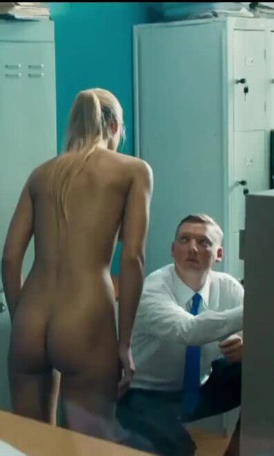 Oksana Akinshina Nude Superbobrovy Ez Frame 001 Foto Porno Eporner