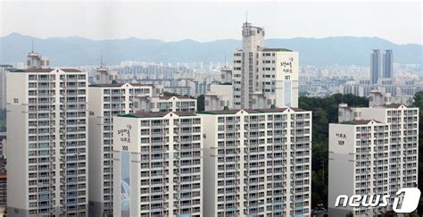 대전 아파트 매매·전세가격 ‘하락 지속충남은 ‘보합권 뉴스1