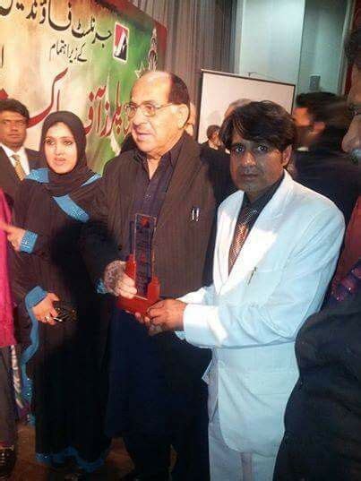 Dr Safdar On Linkedin Receiving The Award Of The Pillar Of Pakistan