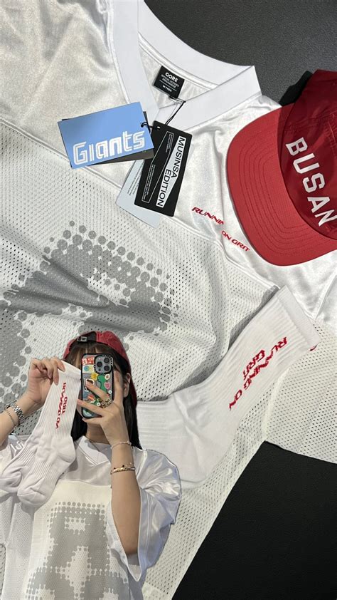 이벤트 선물 드디어 받았지만 이제 직관 일정 없는 나는 너무 아쉽네 그래두 내년에 개막하면 바로 입어줄게 롯데자이언츠 야구 롯데 스팔
