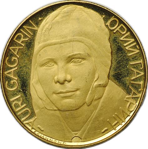 Медаль 1961 Юрий Гагарин первый полет человека в космосе золото Италия ...