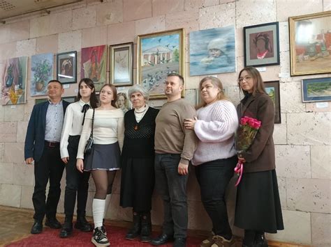 У ПОУНБ імені І П Котляревського презентували виставку творчих робіт студійців «ЮТІК