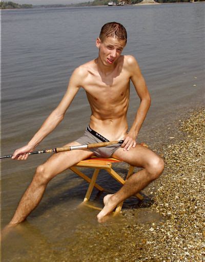 Hairless Slin Legal Age Teenager Guy Naked Pic