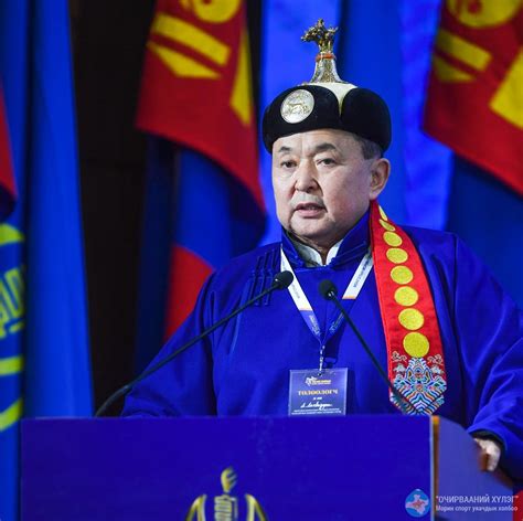 ОЧИРВААНИЙ ХҮЛЭГ МСУХолбоо Тод манлай уяач Д Дашзэвэг ММСУХ ны тэргүүнээр сонгогдлоо